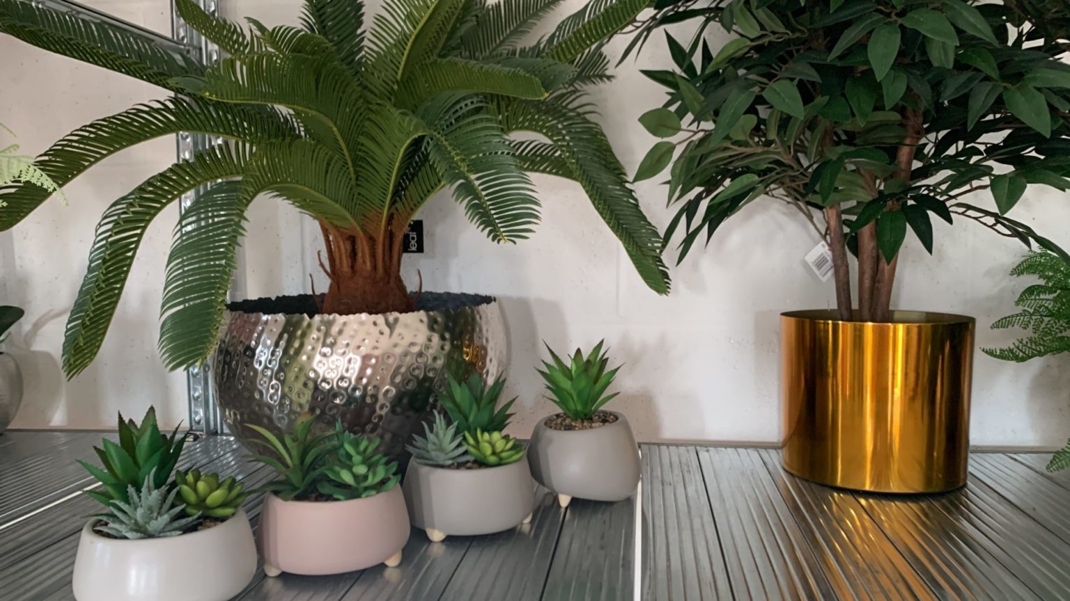 Contact & About Us - Leaf Design Wholesale