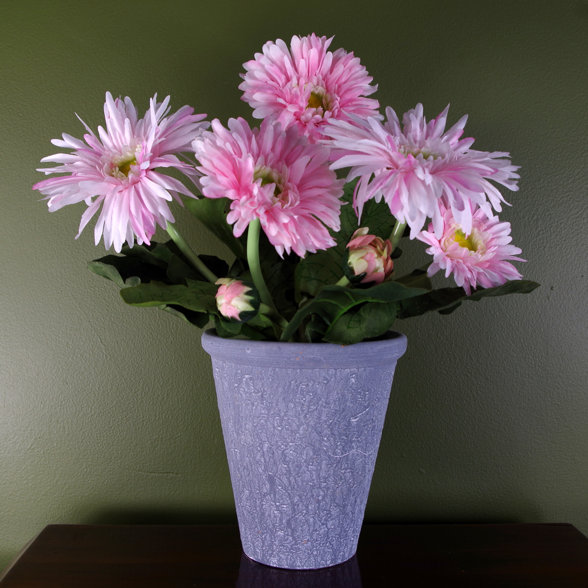 Pink Potted Daisy Flowering Plant Artificial - Leaf Design Wholesale