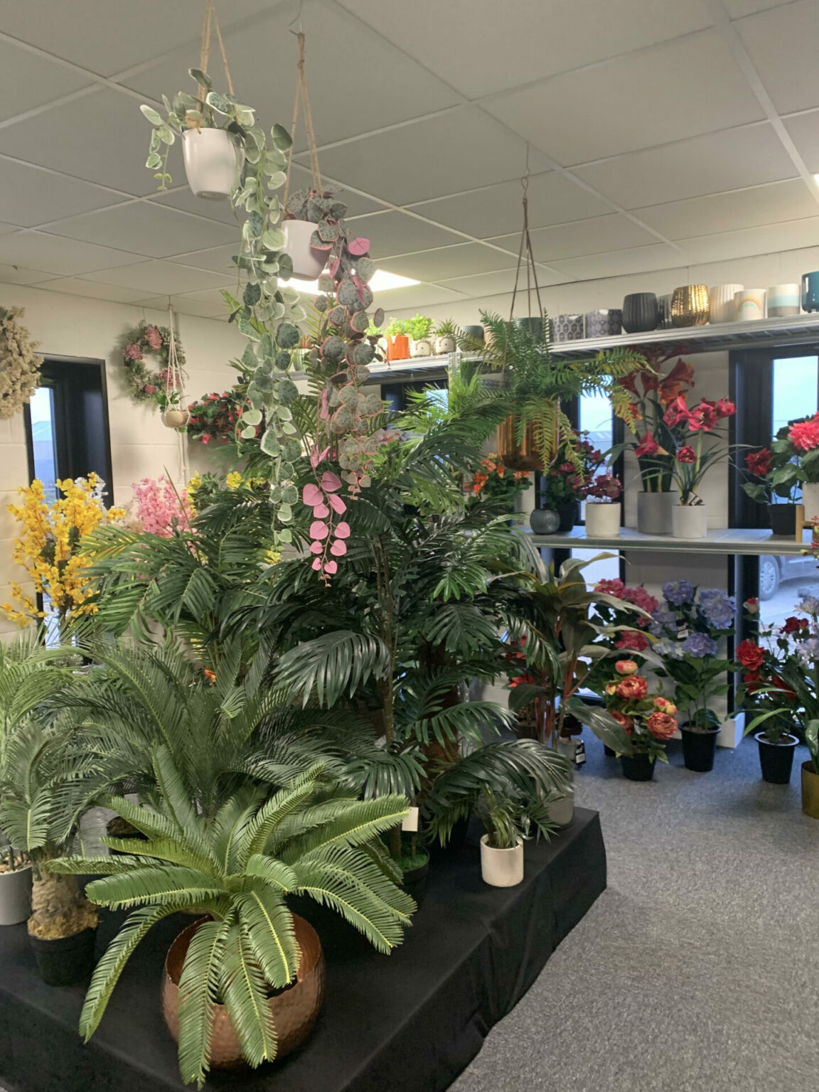 Contact & About Us - Leaf Design Wholesale
