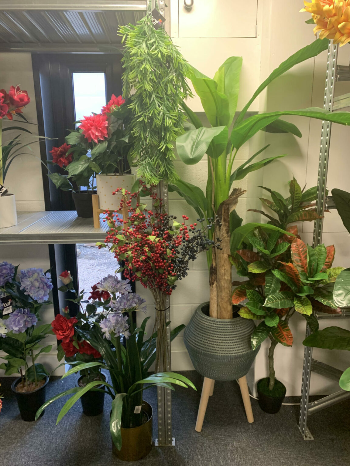 Contact & About Us - Leaf Design Wholesale