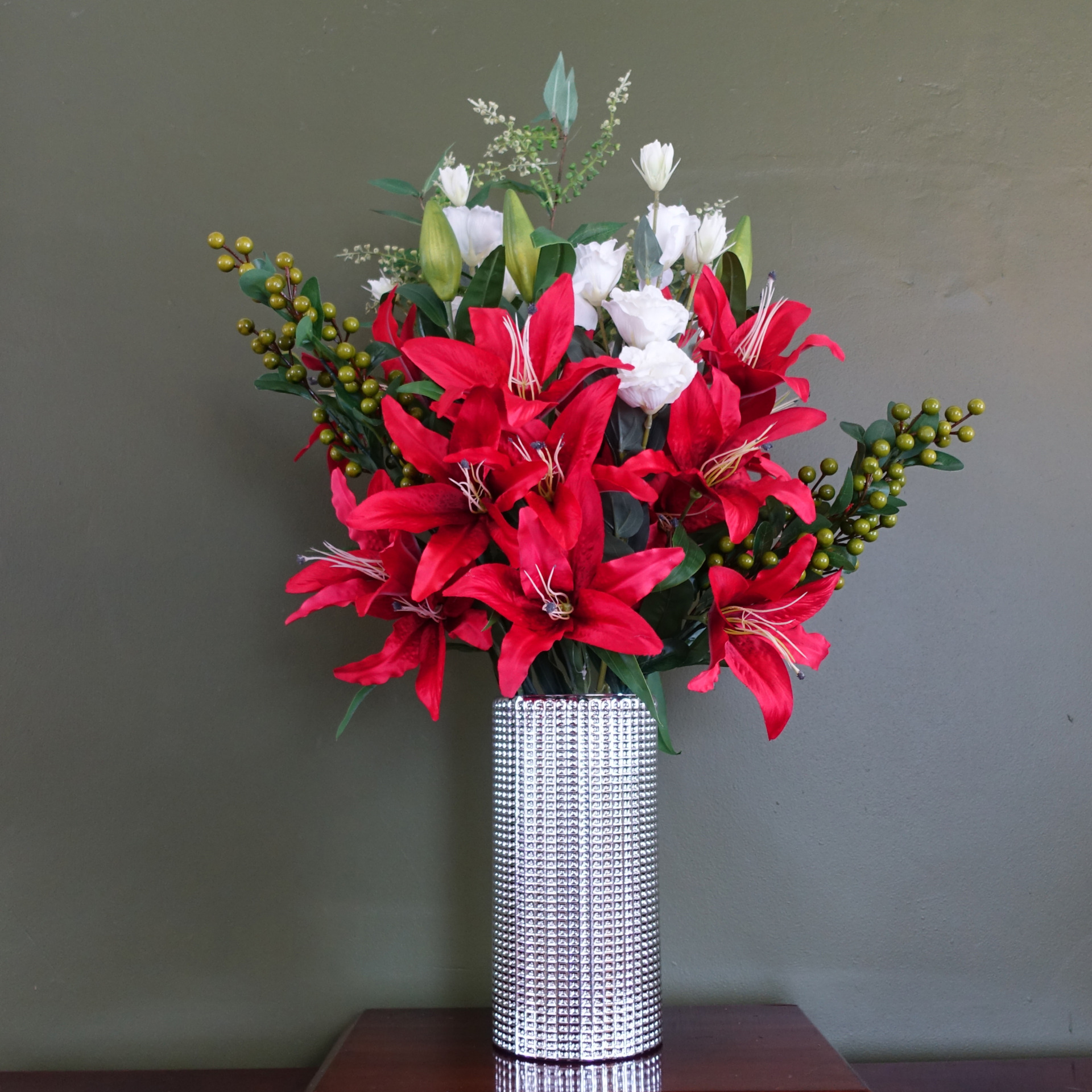 80cm Artificial Red Lily Arrangement Silver Glass Vase - Leaf Design ...